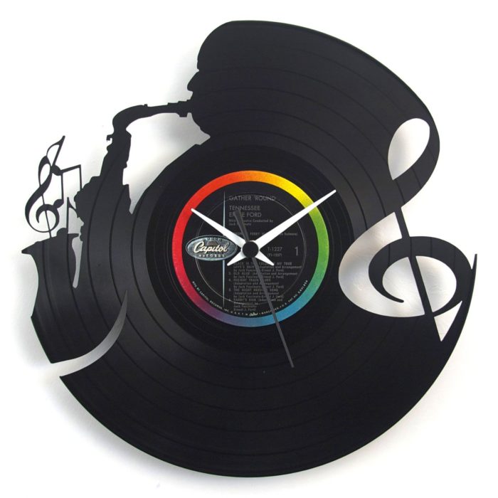 Orologi da parete fatti con dischi in vinile originali e intagliati ... Orologi da parete fatti con dischi in vinile originali e intagliati ...